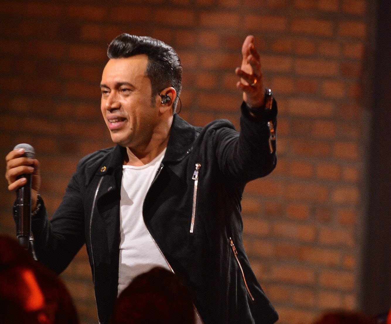 Zé Cantor faz pocket show gratuito em shopping de Fortaleza nesta ...