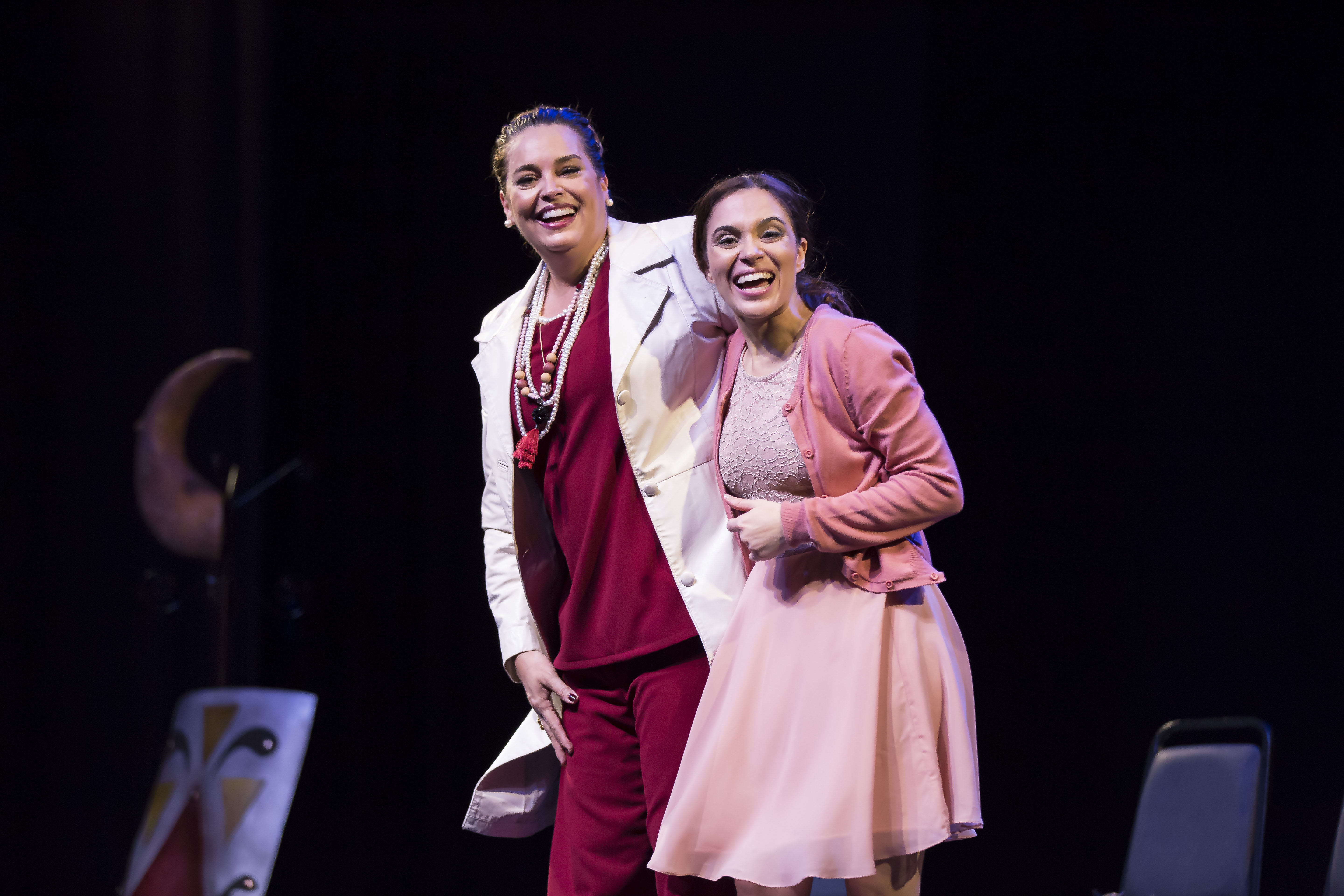Ana Guasque e Suzy Rêgo no espetáculo Mulheres de Shakespeare - Lázaro ...