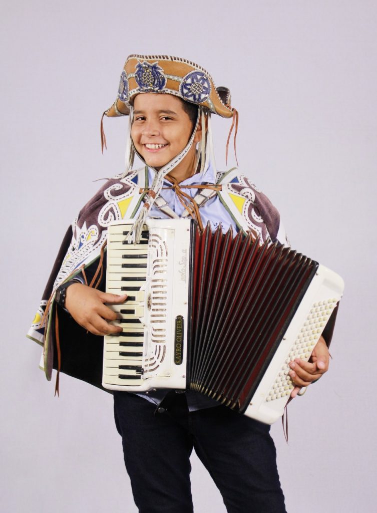 Kayro Oliveira, ex-participante do The Voice Kids, é atração no Projeto ...