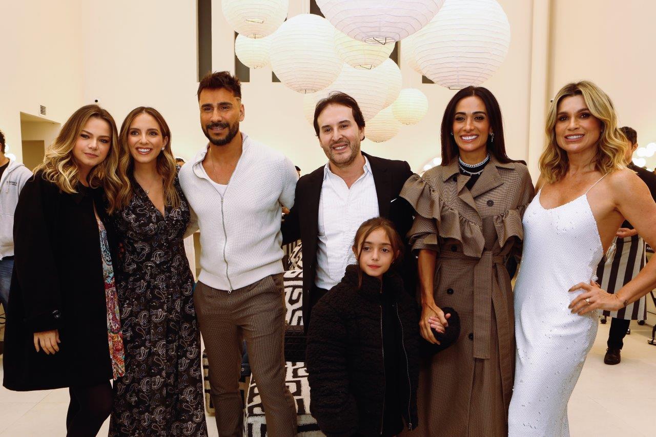 Marcos Proença com sociedade da atriz Flavia Alessandra realiza festa ...